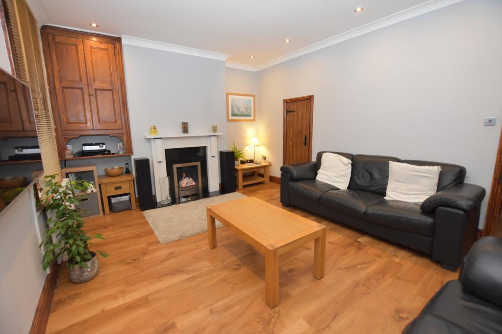 Waddow View, Waddington, BB7 3HJ 2 bed cottage - £250,000