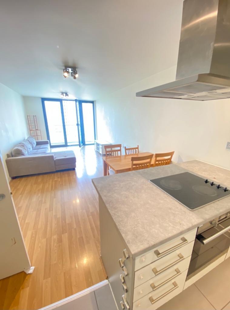 Icona Point, 58 Warton Road... 2 bed flat - £1,755 pcm (£405 pw)