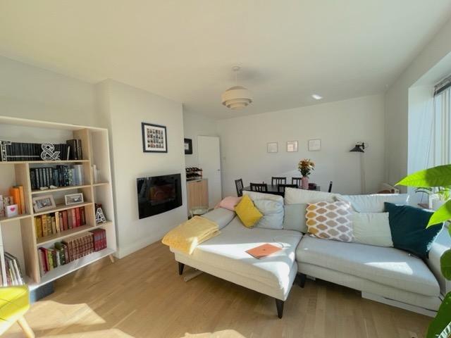 Varndean Road, Brighton BN1 2 bed flat - £1,300 pcm (£300 pw)