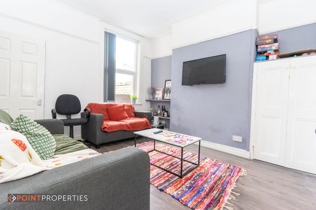 Liverpool L15 4 bed terraced house - £2,340 pcm (£540 pw)