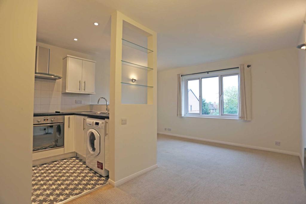 John Gooch Drive, Enfield, EN2 1 bed flat - £950 pcm (£219 pw)