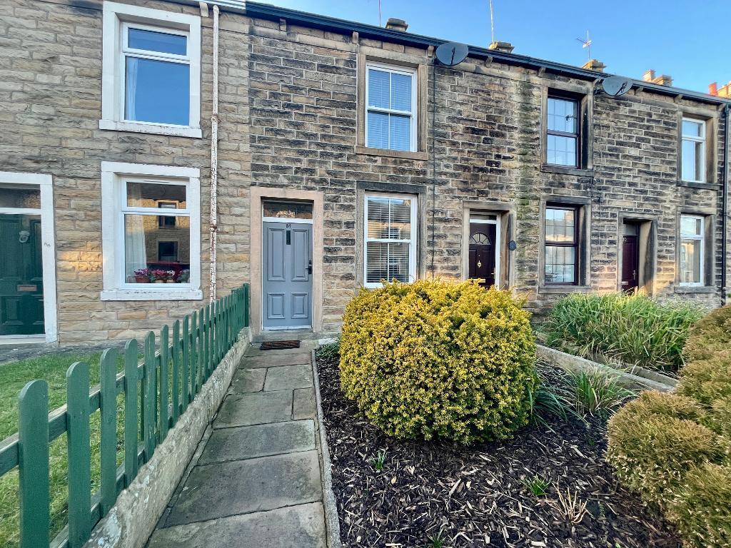 Woone Lane, Clitheroe, BB7 1BJ 2 bed terraced house - £800 pcm (£185 pw)