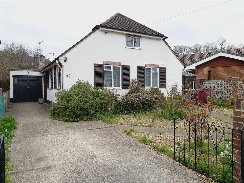 Berrylands Road, Caversham, Reading 2 bed detached bungalow - £465,000