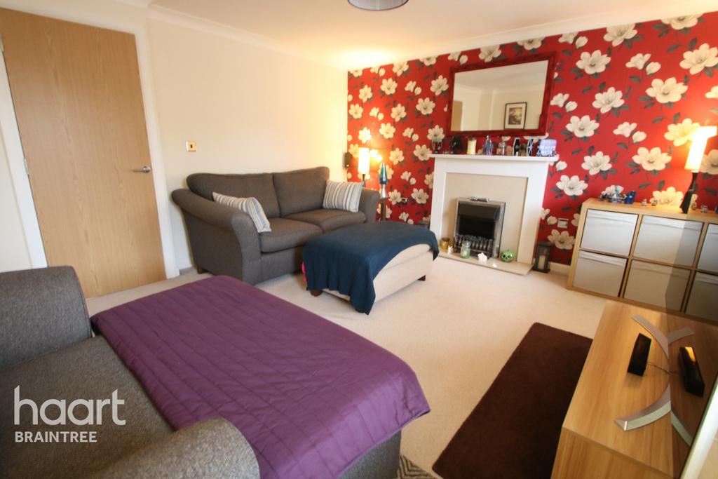 Lammas Drive, Braintree 3 bed townhouse - £350,000