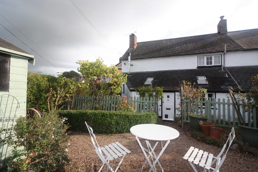 Chapel Road, Exeter 2 bed cottage - £1,250 pcm (£288 pw)