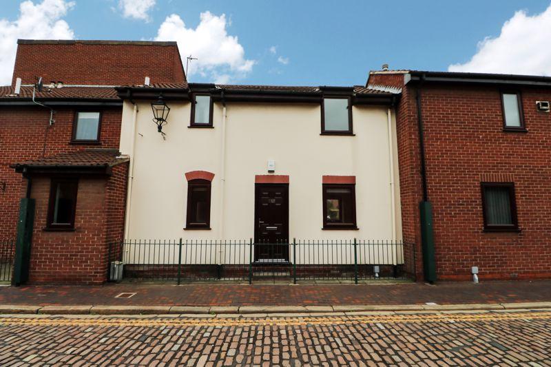 Trinity Court, Dagger Lane, Hull City... 2 bed terraced house - £125,000