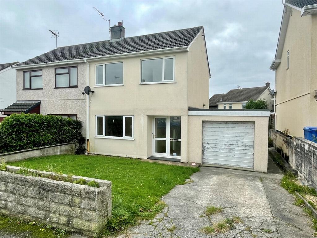 Dennison Avenue, St Austell, Cornwall 3 bed semi-detached house - £235,000