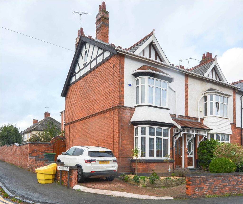 Rathbone Road, Bearwood, B67 4 bed end of terrace house - £399,950