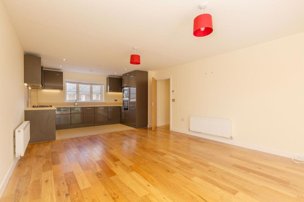 Eden Road, Dunton Green TN14 5FQ 2 bed apartment - £1,595 pcm (£368 pw)