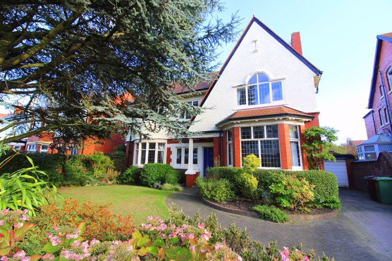 Coudray Road, Southport 6 bed detached house - £595,000