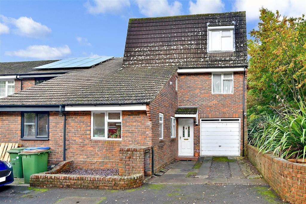 Cook Road, Horsham, West Sussex 4 bed end of terrace house - £425,000