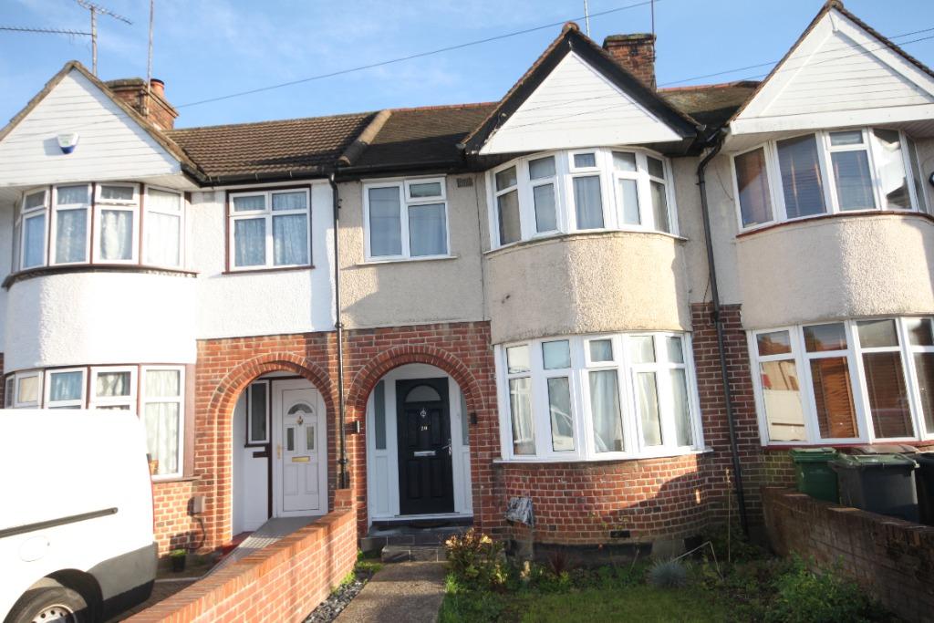 Willow Way, Luton, LU3 3 bed terraced house - £1,200 pcm (£277 pw)