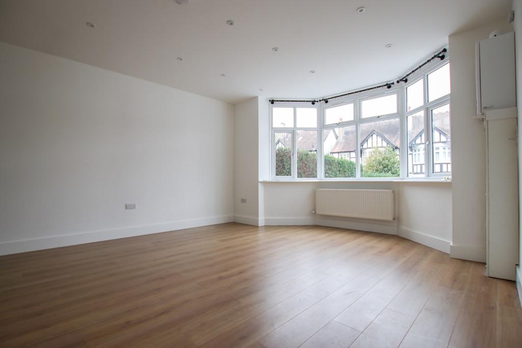 Mayfield Road, South Croydon, CR2 1 bed flat - £1,100 pcm (£254 pw)