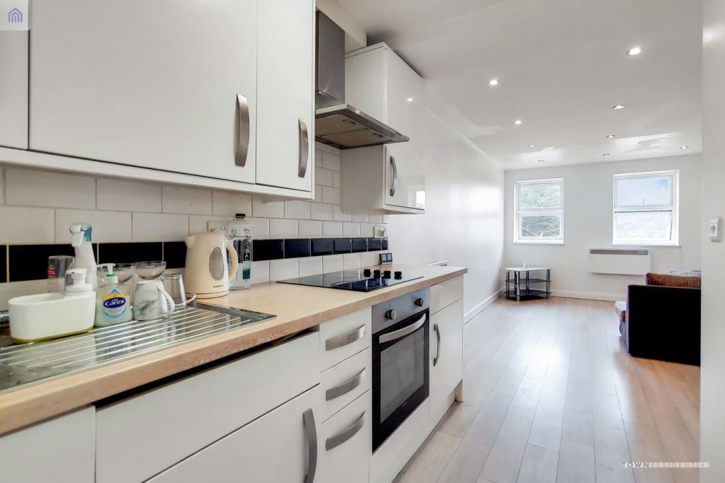 Goodmayes Road, Ilford, IG3 1 bed flat - £975 pcm (£225 pw)