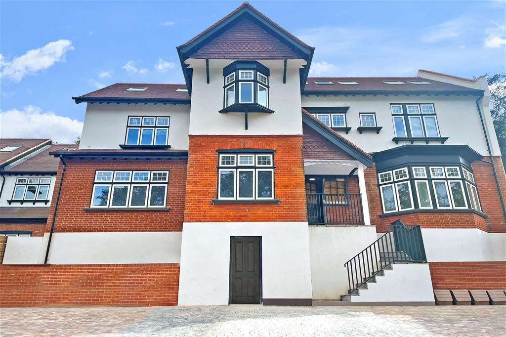 Grace Heights, Woodcote Valley Road... 2 bed apartment - £450,000