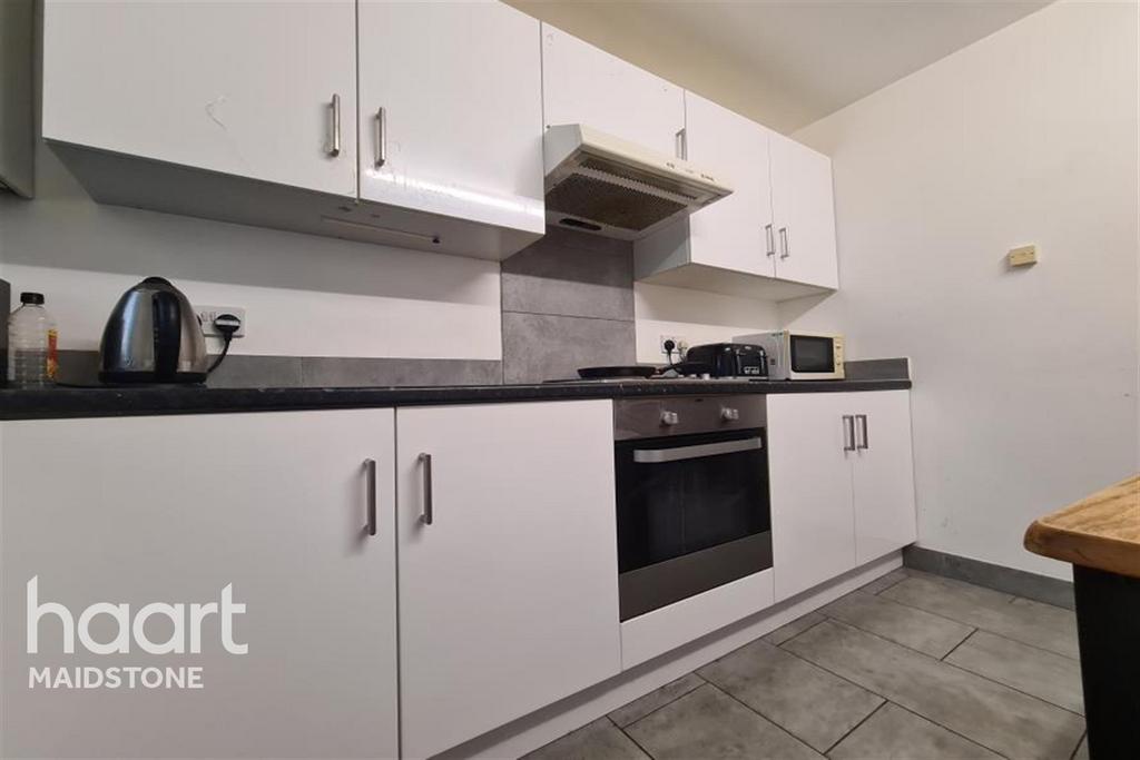 Dover Street, ME16 House share - £450 pcm (£104 pw)