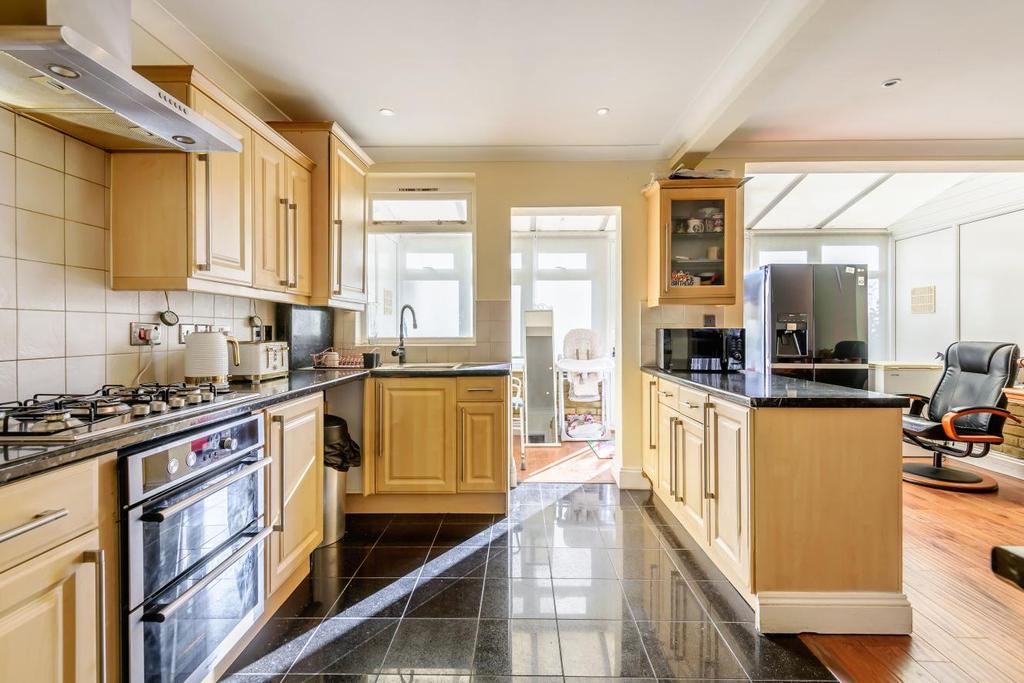 Heatherset Gardens, Norbury 3 bed terraced house - £700,000