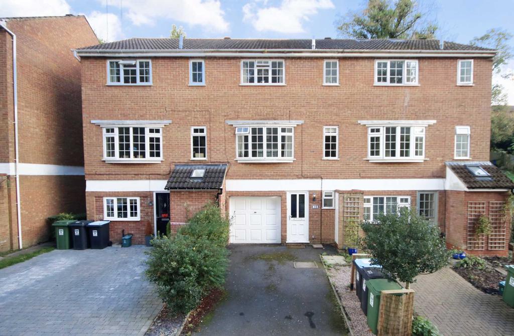 Glendale, Boxmoor 4 bed house - £500,000