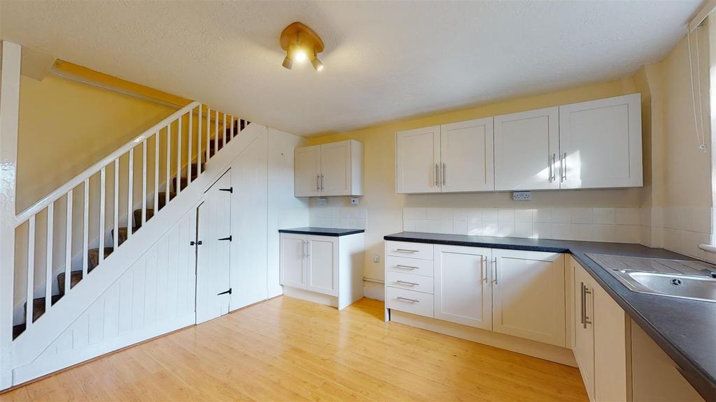 Odo Road, Dover 2 bed terraced house - £775 pcm (£179 pw)