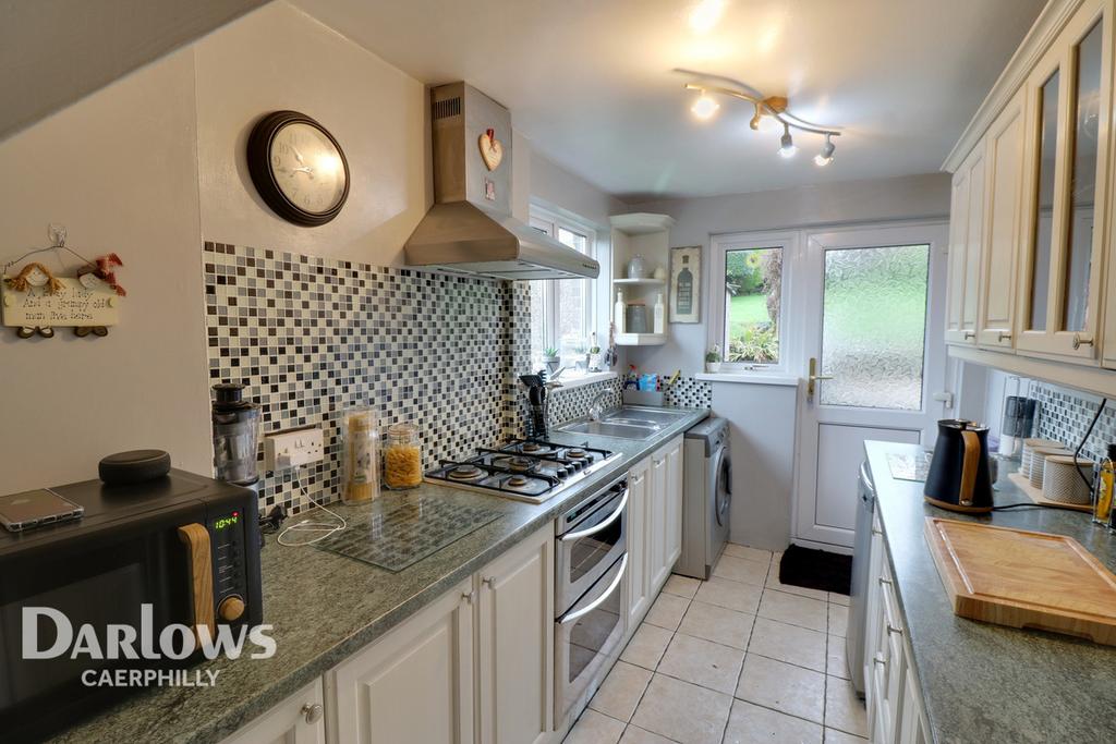 Salway Avenue, BLACKWOOD 3 bed semi-detached house - £135,000