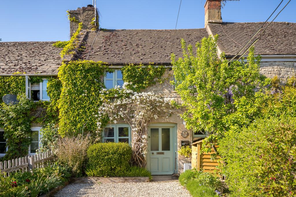 Foxcote, Foxcote, Andoversford GL54 2 bed terraced house - £425,000