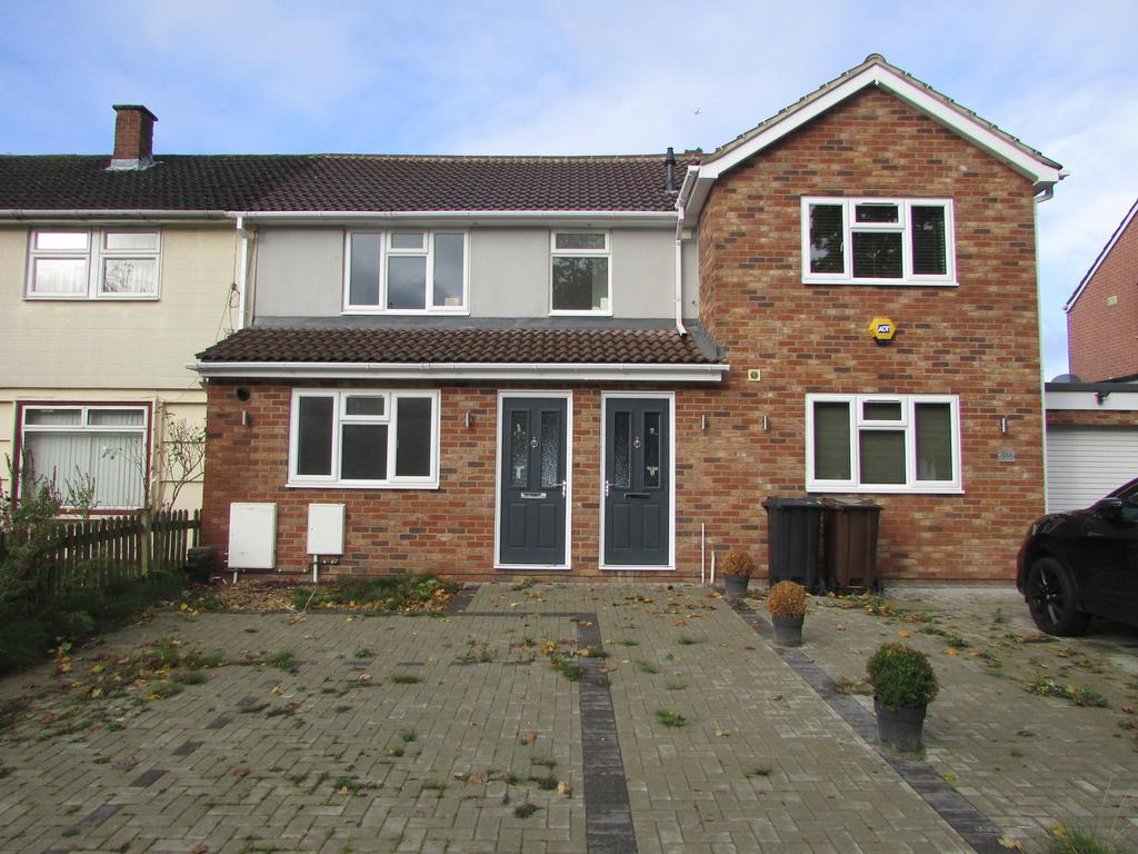 Shephall View, Stevenage SG1 1 bed maisonette - £210,000