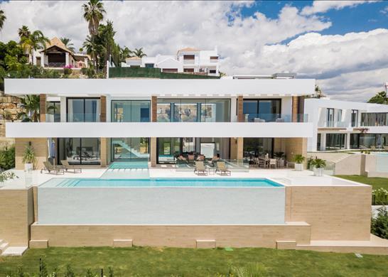 La Alqueria, Benahavis, Malaga 5 bed villa - £2,357,697* (€2,800,000)