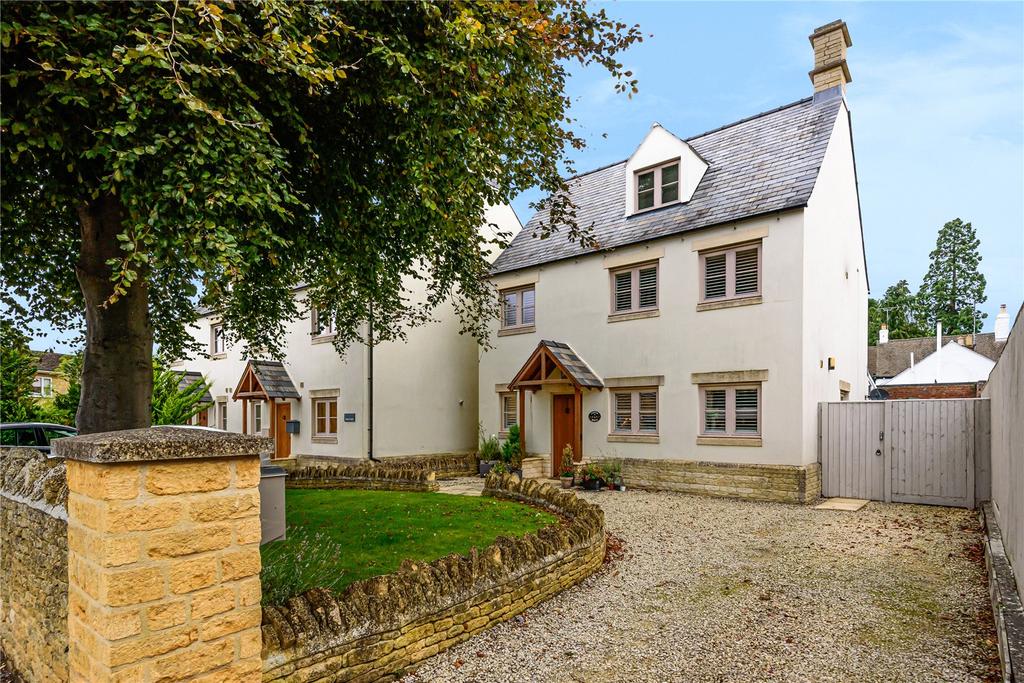 Atlas Court, Idsall Drive, Prestbury... 4 bed detached house - £725,000