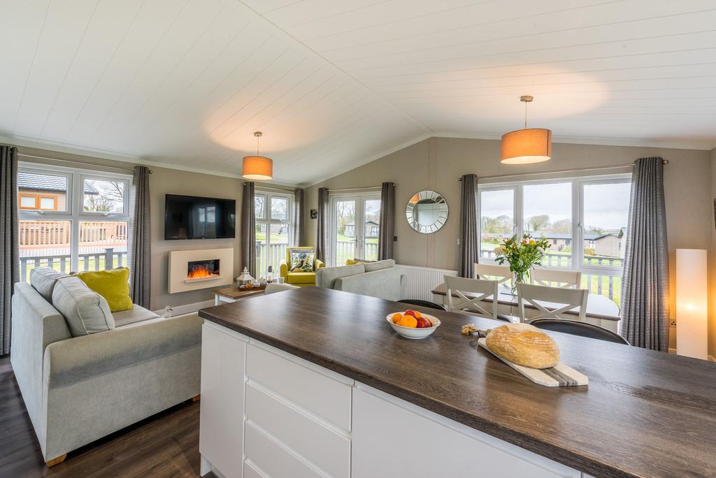 Otterham Cornwall 2 bed lodge - £199,999