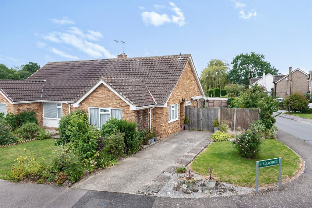 Hallwards, Staplehurst 3 bed semi-detached bungalow - £425,000