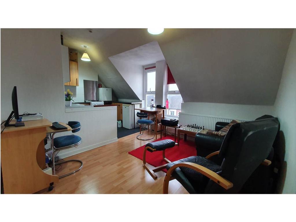 Salisbury Road, Cathays, Cardiff 1 bed flat - £675 pcm (£156 pw)
