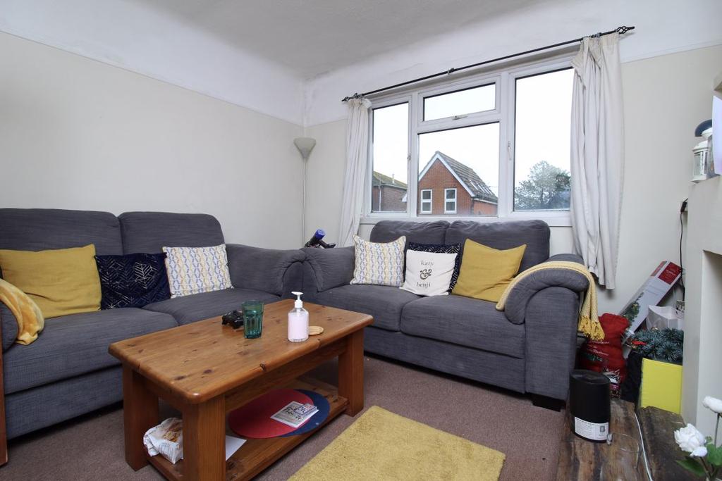Fitzhugh House, Polygon, SO15 -... 2 bed flat - £997 pcm (£230 pw)