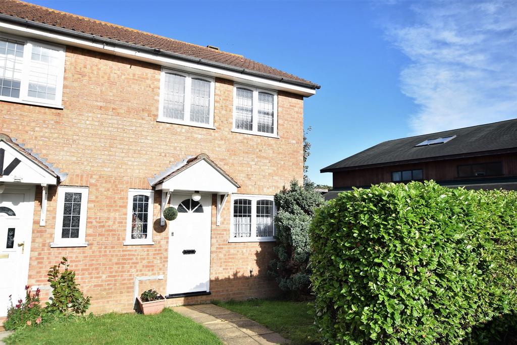 Clay Hall Road, Clacton-on-Sea 2 bed semi-detached house - £230,000