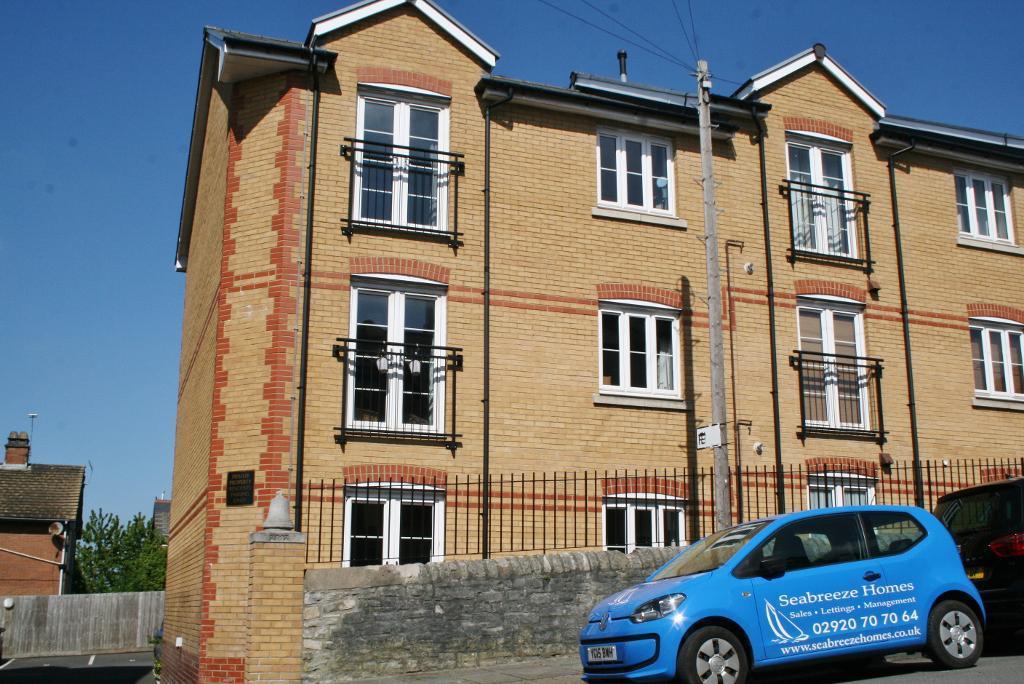 High Street, Penarth, CF64 1FA 2 bed flat - £750 pcm (£173 pw)