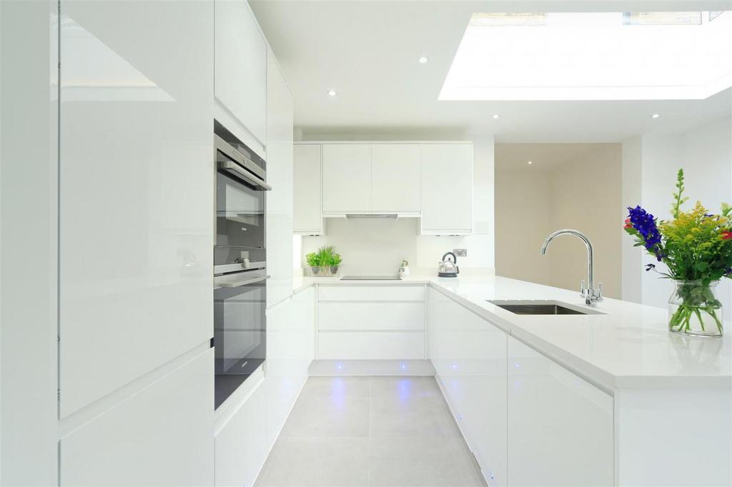 Effra Road, Wimbledon, London, SW19 4 bed terraced house - £3,750 pcm ...