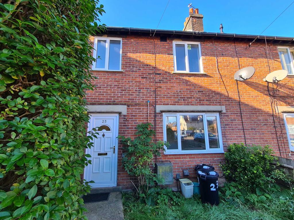 De Burgh, Colchester 3 bed end of terrace house - £1,100 pcm (£254 pw)