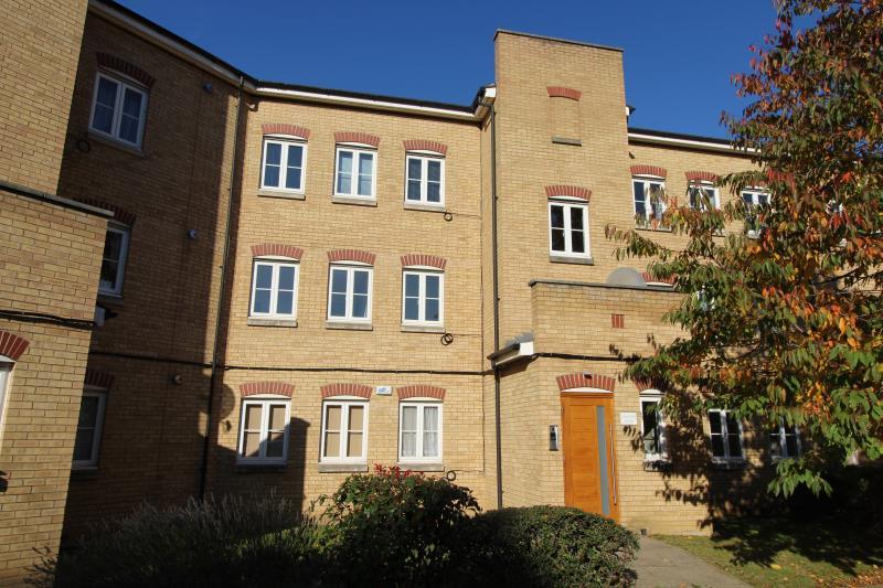 Nyall Court Kidman Close Gidea Park Romford RM2 6GE 2 bed apartment - £ ...