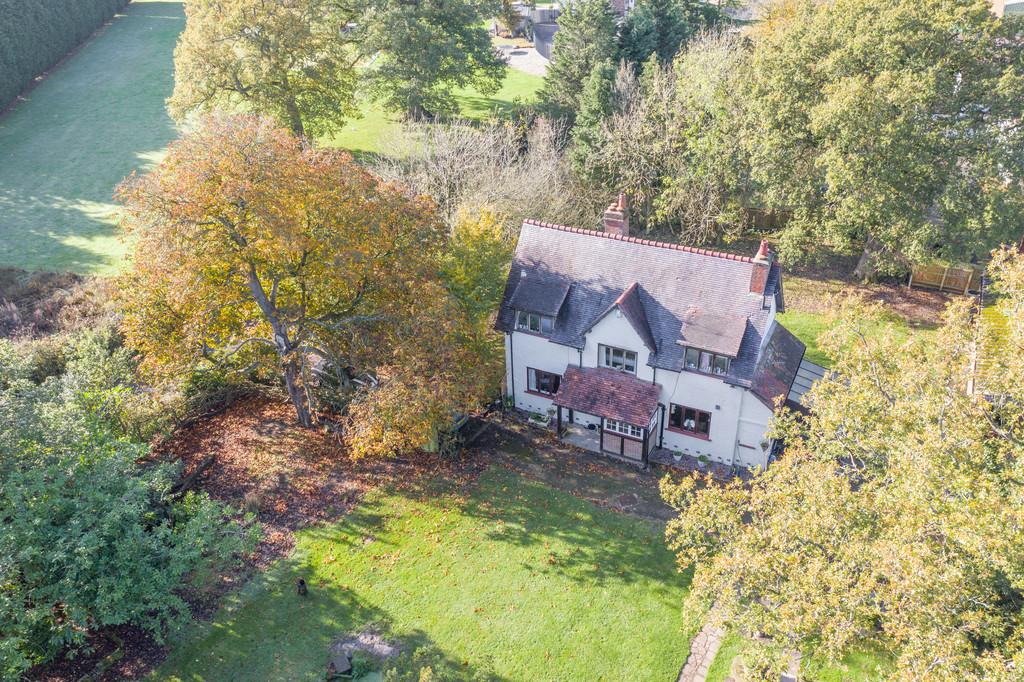 Billesley Lane, Alvechurch, B48 7HF 3 bed detached house - £695,000