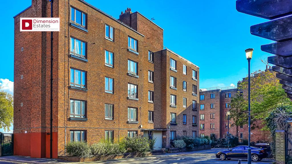 Warwick Grove, Upper Clapton... 3 bed flat - £2,650 pcm (£612 pw)