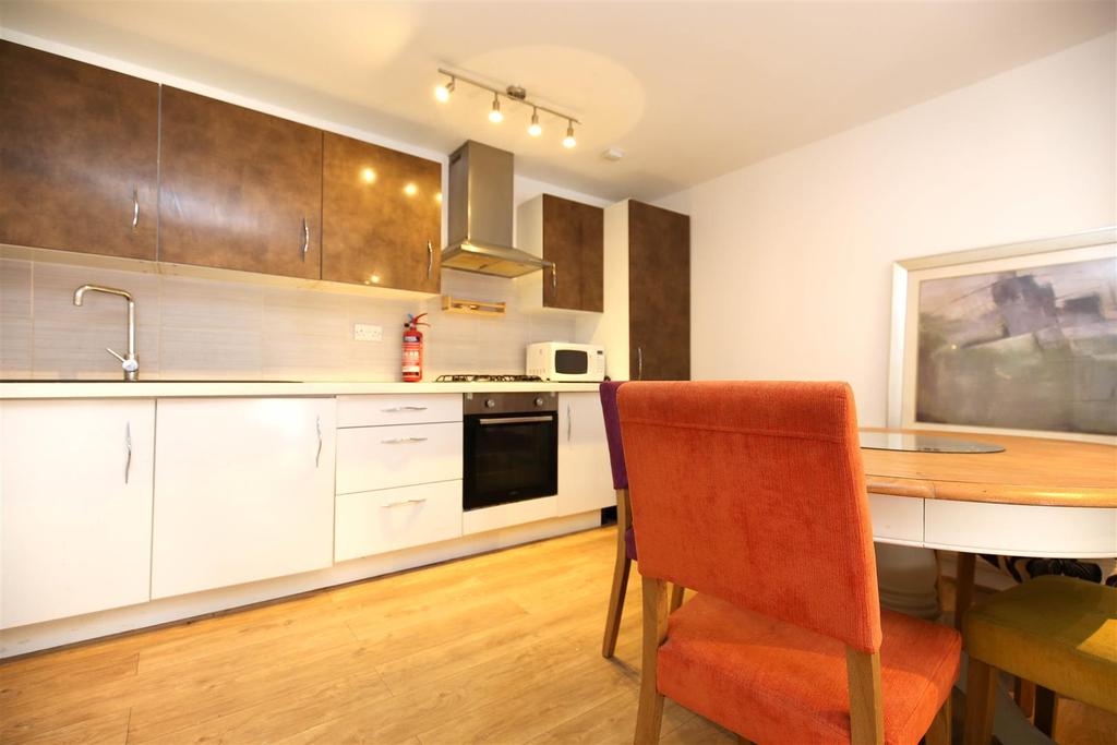 (£85ppppw) Leazes Arcade, City... 5 bed apartment - £1,842 pcm (£425 pw)