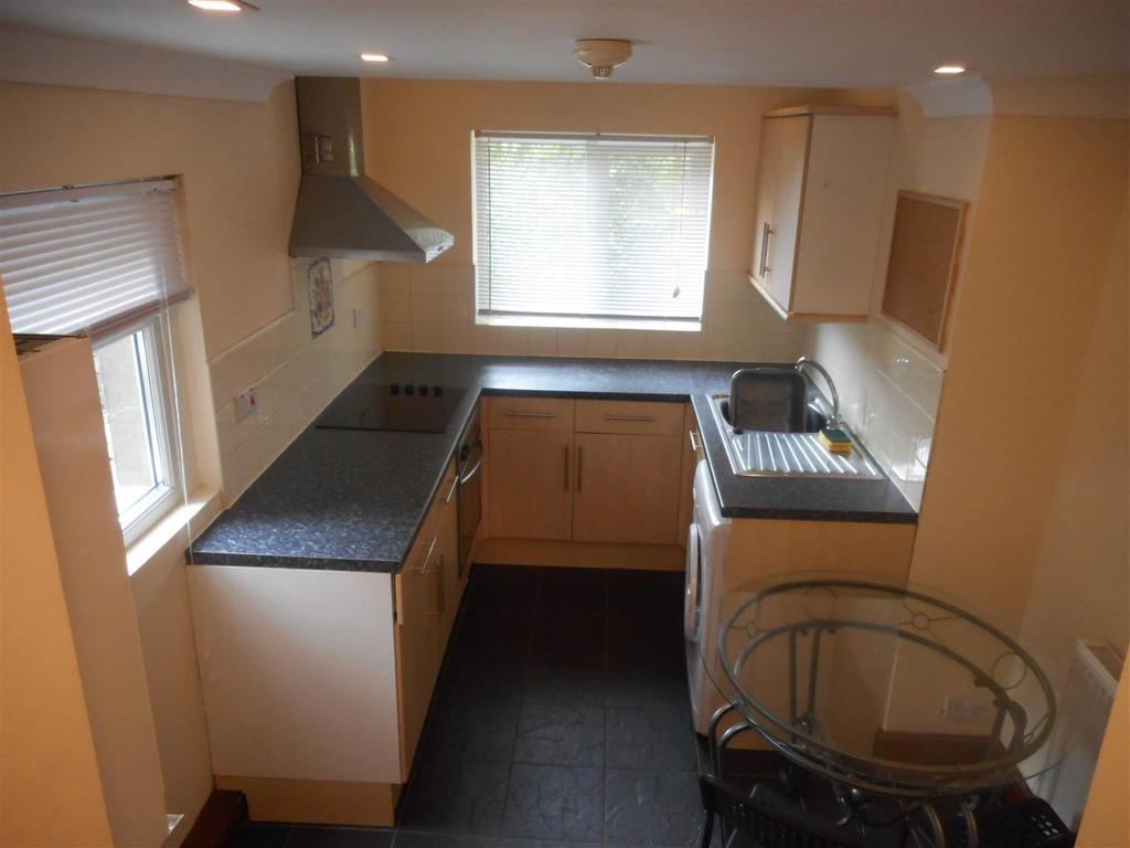 Gordon Road, Cardiff 1 bed flat - £630 pcm (£145 pw)