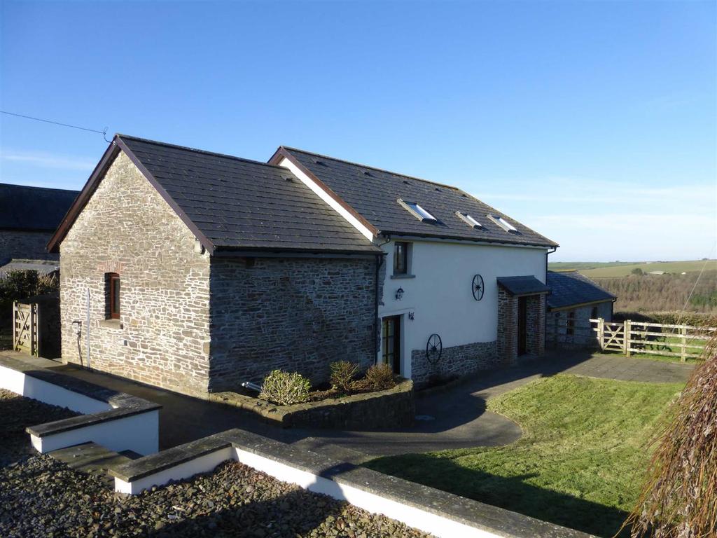 Furze Farm, Torrington 4 bed detached house - £1,200 pcm (£277 pw)