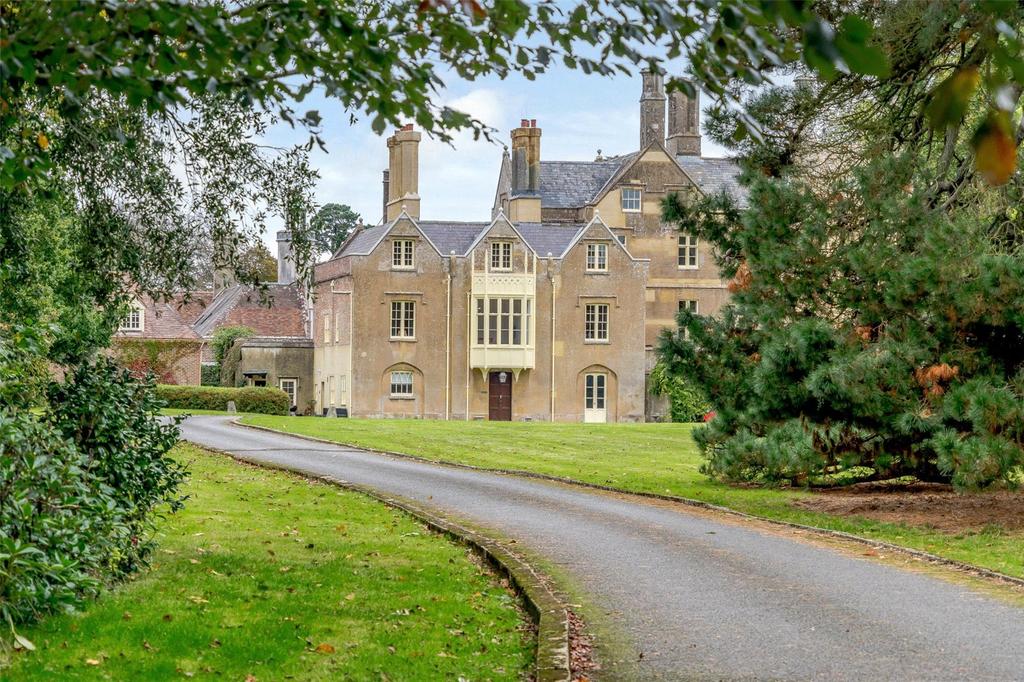 Hurn Court Lane, Hurn, Christchurch, BH23 6 bed house - £825,000