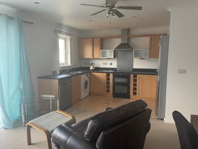 Cwrt Afon Lliedi, Millenium Quay 2 bed house - £675 pcm (£156 pw)