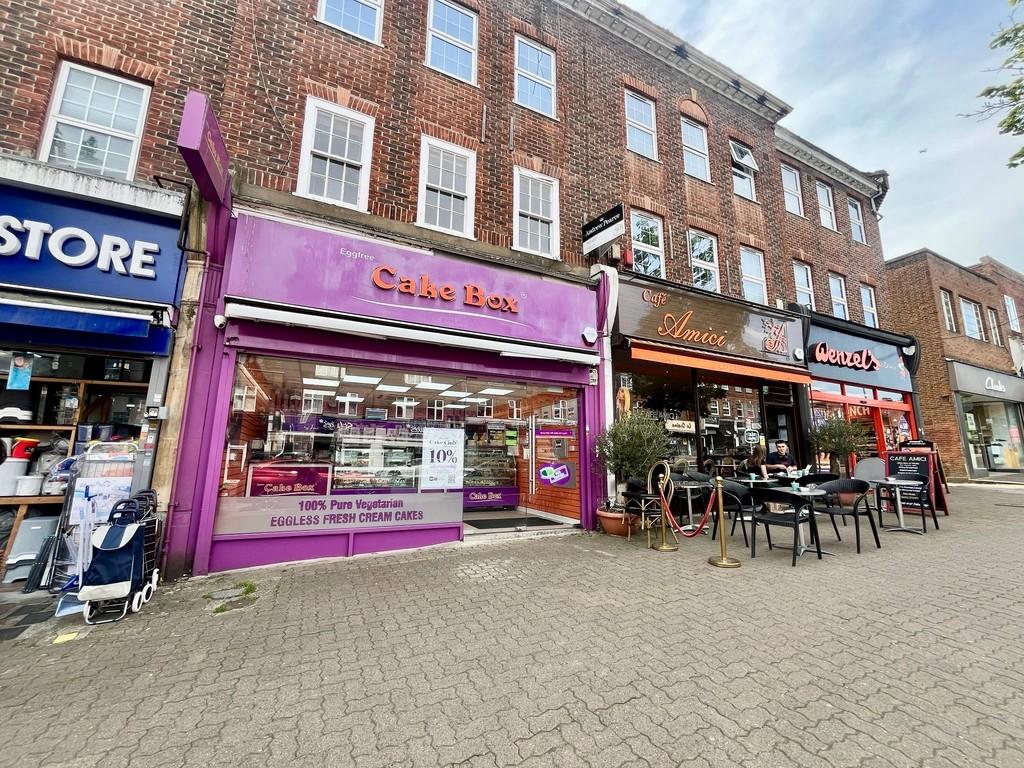 Bridge Street, Pinner HA5 1 bed flat - £1,200 pcm (£277 pw)