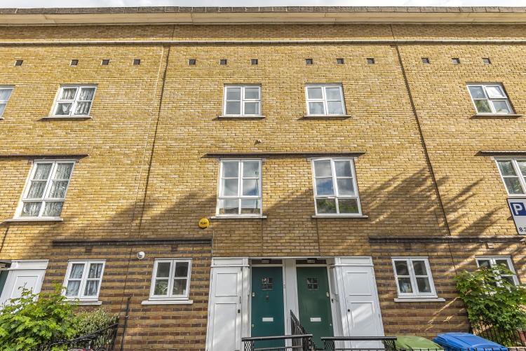 Commercial Way London SE15 4 bed house - £2,650 pcm (£612 pw)