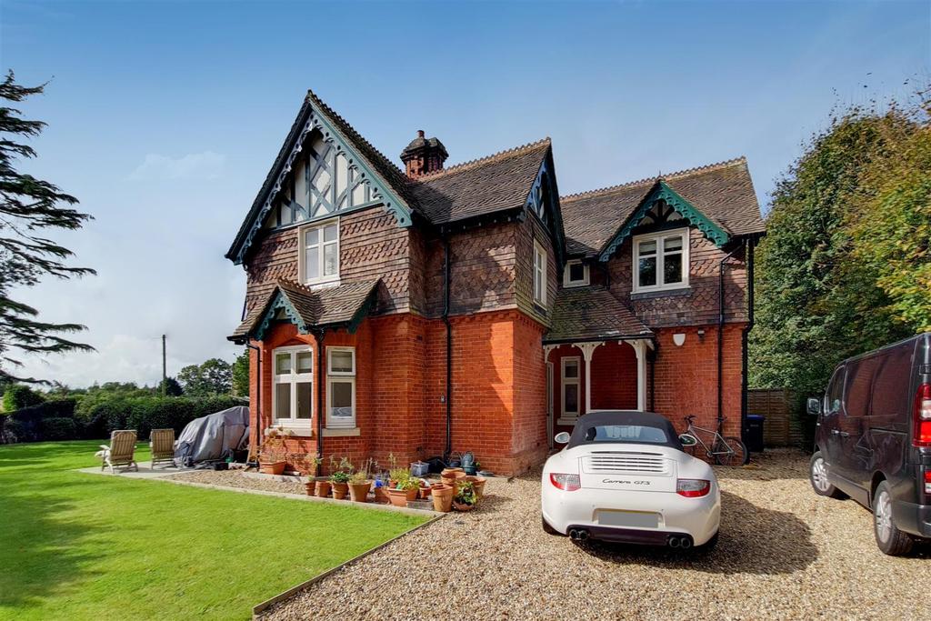 Wick Lane, Englefield Green, Egham 3 bed semi-detached house - £4,000 ...