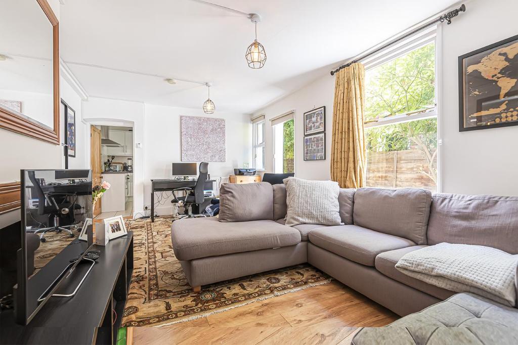 Klea Avenue, Clapham 2 bed flat - £700,000