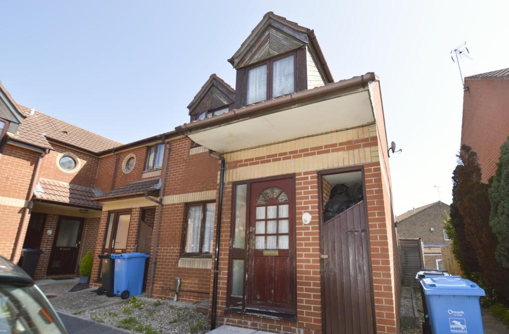 Sixpenny Close, Poole, BH12 4BF 2 bed terraced house - £250,000