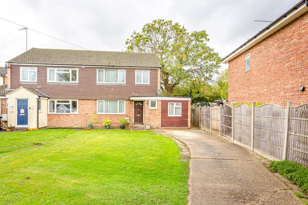 Elm Close, Elsenham, Bishop's... 3 bed semi-detached house - £385,000